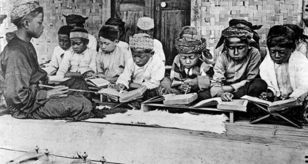 Abangan, Santri, Priyayi – Tiga Golongan Masyarakat Jawa